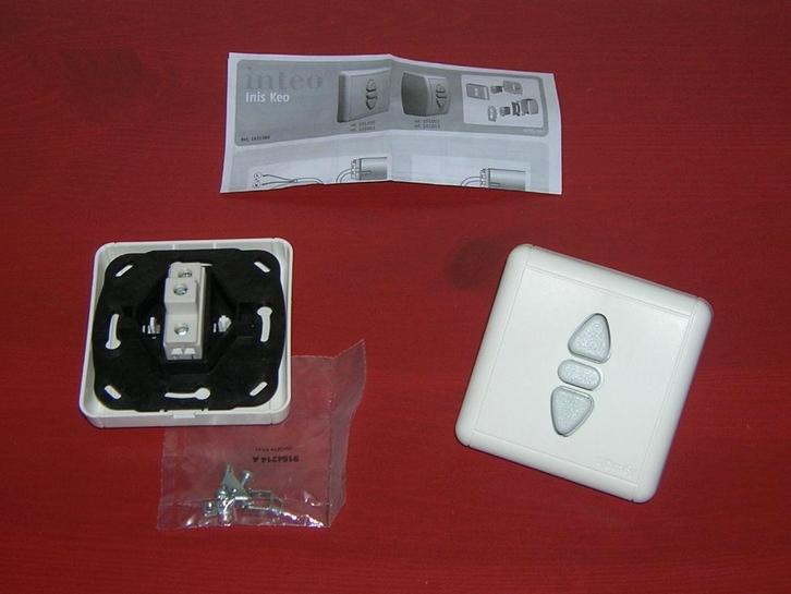 ② Somfy inbouw drukknop voor rolluiken (nieuw) — Volets — 2ememain