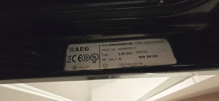 ② four combiné à micro-ondes encastrable AEG KM4400001M — Netwerk ...