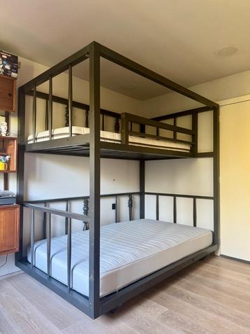 ② Lits superposés Design Unique bois massif 3 personnes — Chambre à coucher | Lits superposés ...