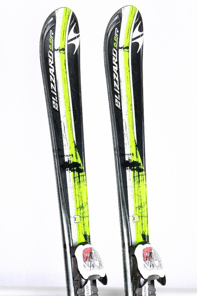 ② 130 kinder ski's BLIZZARD MAGNUM JR IQ + Blizzard 7 — Skiën en ...