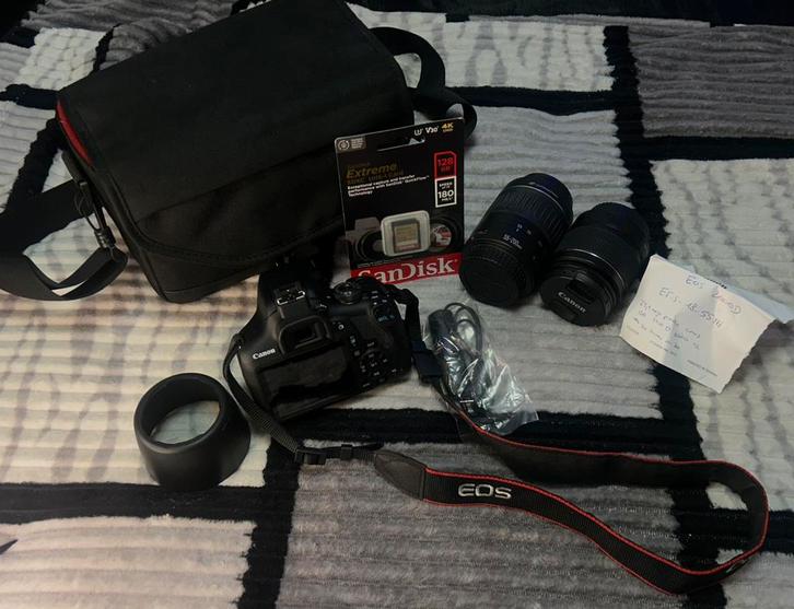 ② Canon EOS 2000D DSLR Camera + 2 Lenses — Fotocamera's Digitaal — 2dehands