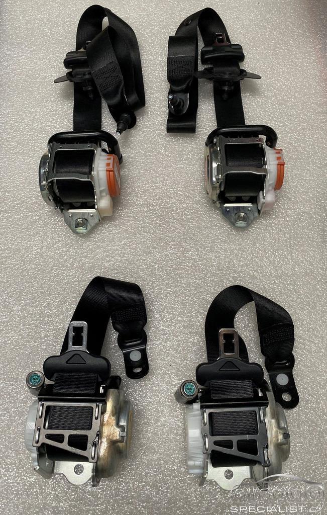 ② Mercedes-Benz W247 B-klasse gordel set voor en achter model ...