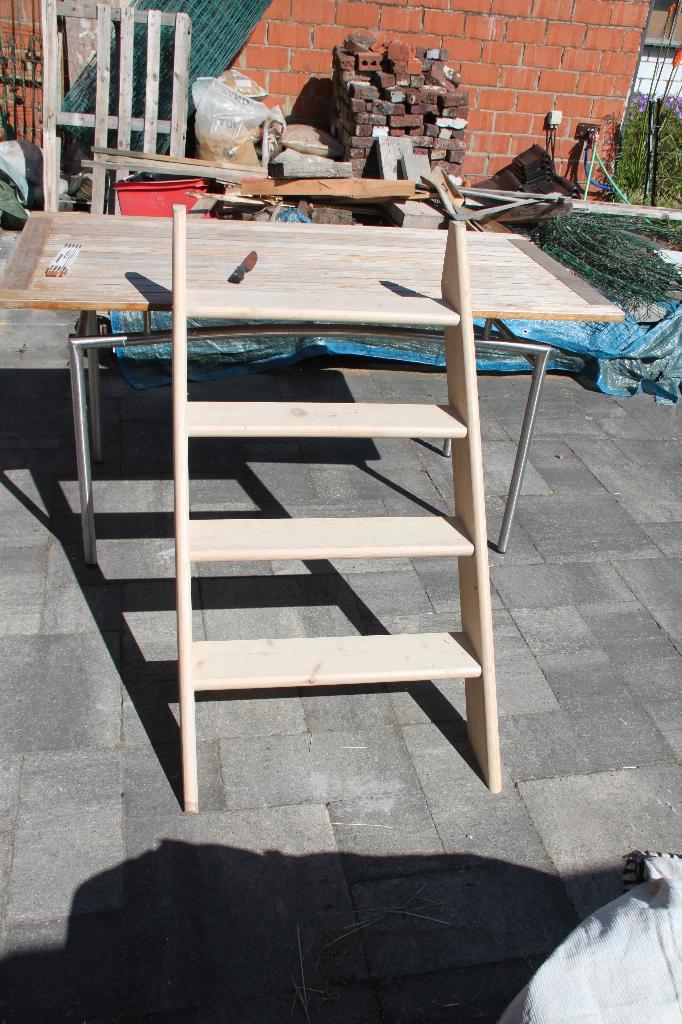 ② Kleine trap — Ladders en Trappen — 2dehands