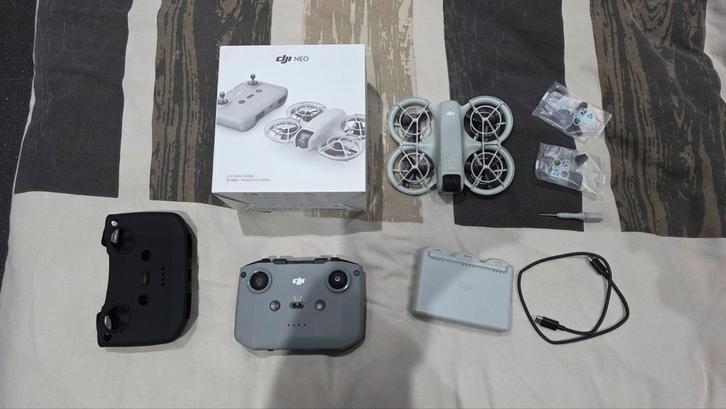 ② DJI neo combo fly more pack en parfait état — Drones — 2ememain