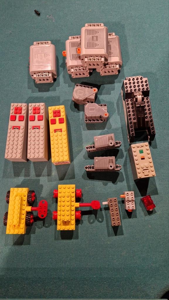 ② Lego accubakken en elektromotoren — Speelgoed | Duplo en Lego — 2dehands
