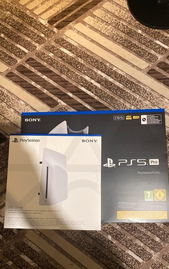 ② PS5 Pro + NIEUWE Disc Drive (ongeopend) — Spelcomputers | Sony ...