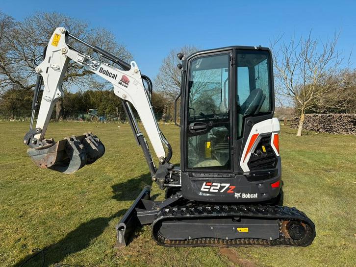 ② Mini-pelle Bobcat E27Z + remorque William — Machines & Construction ...